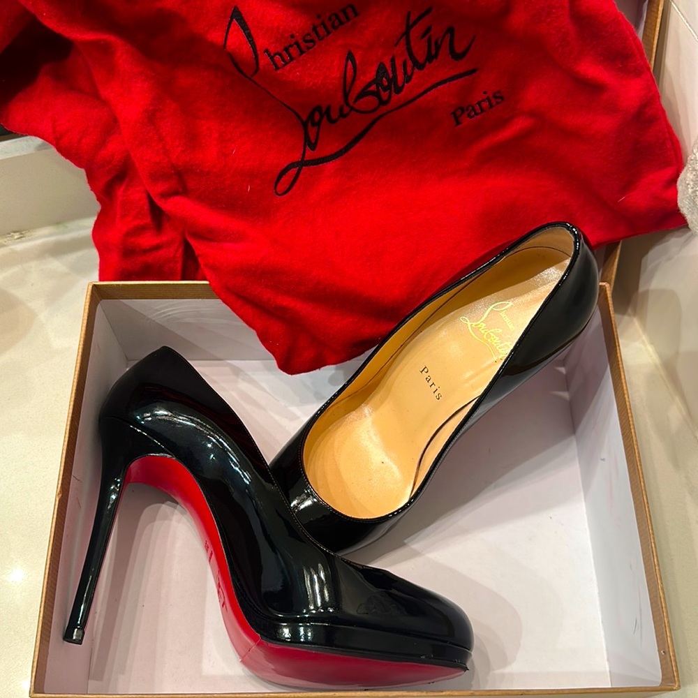 Christian Louboutin Neofilo Patent Leather Heels 39.5 - Gem